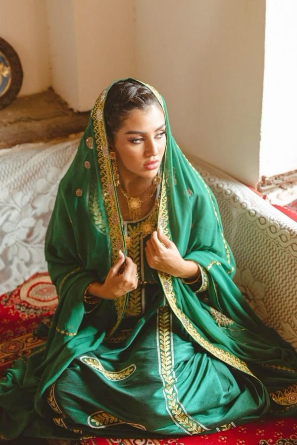 Saudi Traditional Clothing: A Living Heritage of Craft, Culture, and ...